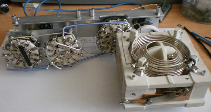 Anténní tuner s kulovým variometrem